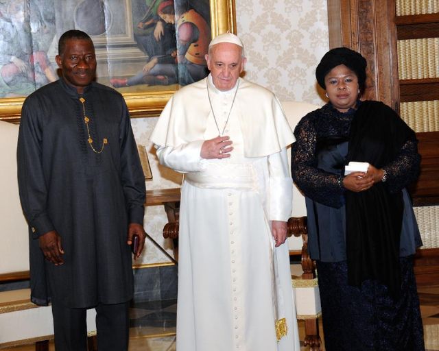 President Jonathan, First Lady Meet Pope [Pictures]