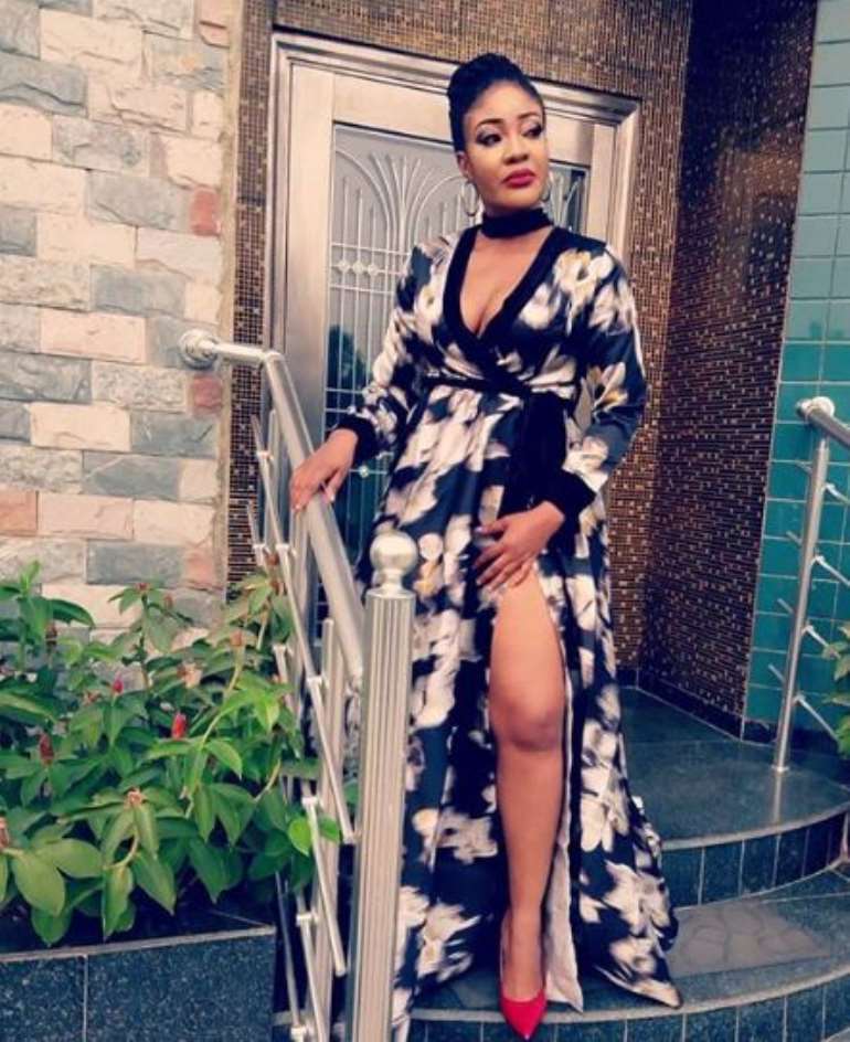Nollywood actress, Mary Uche Burst Brains with her Killer Thighs (photos)