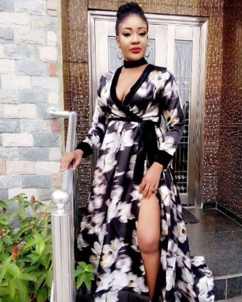 Nollywood actress, Mary Uche Burst Brains with her Killer Thighs (photos)
